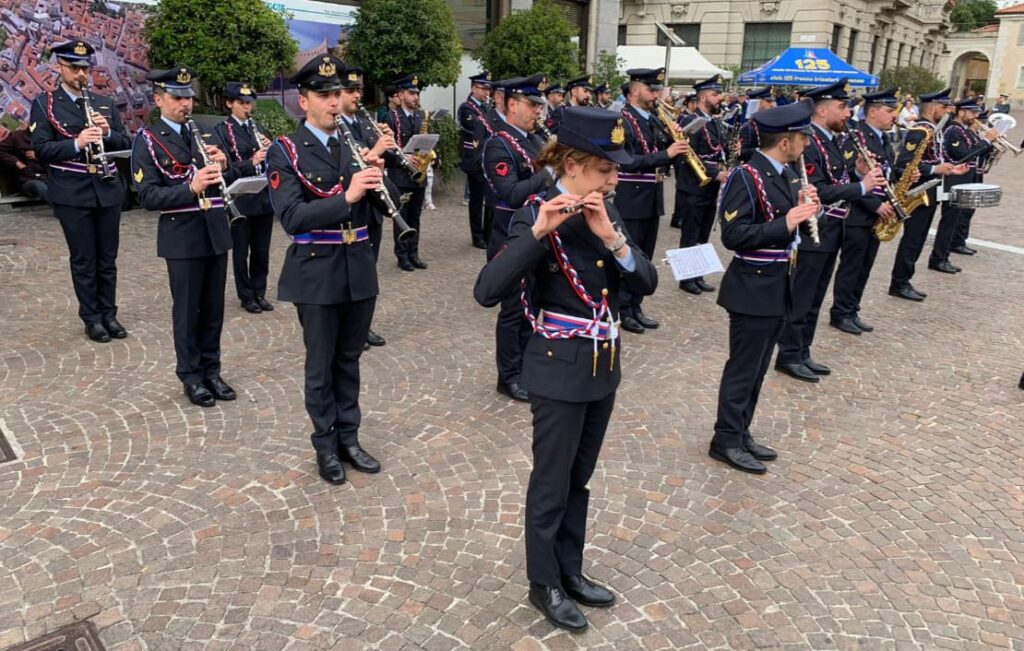Settant'anni di Aeronautica Militare, la Fanfara torna in piazza a ...