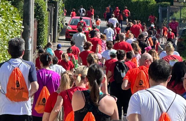 Varese, la Family run delle Fermi e 200 runners colorano le strade di ...